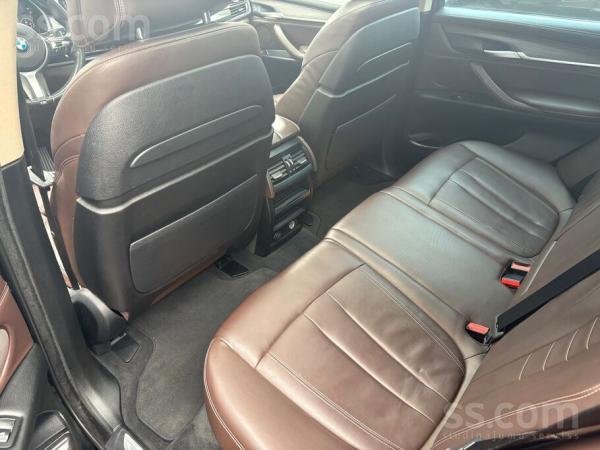 Black BMW X5 2015 in Riga, with an engine capacity of 3.00 L and mileage of 0 thousand km for 15650 €, photo 10 on AUTOMOTO.COM.LV