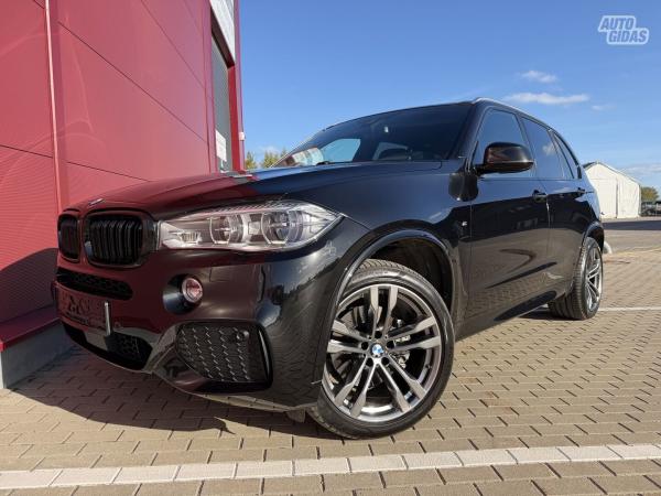 BMW X5 2015 Kauņa vietnē Melns BMW X5 2015 Kauņa, ar dzinēja tilpumu 3.00 L un nobraukumu 200 tūkst. km par 22500 €, foto 1 vietnē AUTOMOTO.COM.LV
