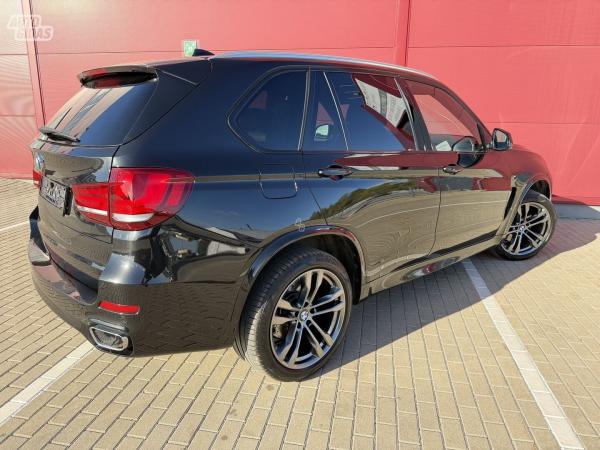 BMW X5 2015 Kauņa vietnē Melns BMW X5 2015 Kauņa, ar dzinēja tilpumu 3.00 L un nobraukumu 200 tūkst. km par 22500 €, foto 7 vietnē AUTOMOTO.COM.LV