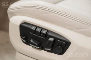 Black BMW X5 2015 in Riga, with an engine capacity of 3.00 L and mileage of 232 thousand km for 28400 €, photo 10 on AUTOMOTO.COM.LV
