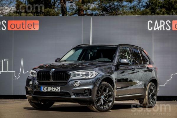 Black BMW X5 2015 in Riga, with an engine capacity of 3.00 L and mileage of 325 thousand km for 15490 €, photo 1 on AUTOMOTO.COM.LV