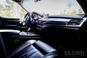 Melns BMW X5 2015 Rīga, ar dzinēja tilpumu 3.00 L un nobraukumu 325 tūkst. km par 15490 €, foto 11 vietnē AUTOMOTO.COM.LV