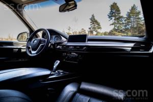 Melns BMW X5 2015 Rīga, ar dzinēja tilpumu 3.00 L un nobraukumu 325 tūkst. km par 15490 €, foto 12 vietnē AUTOMOTO.COM.LV