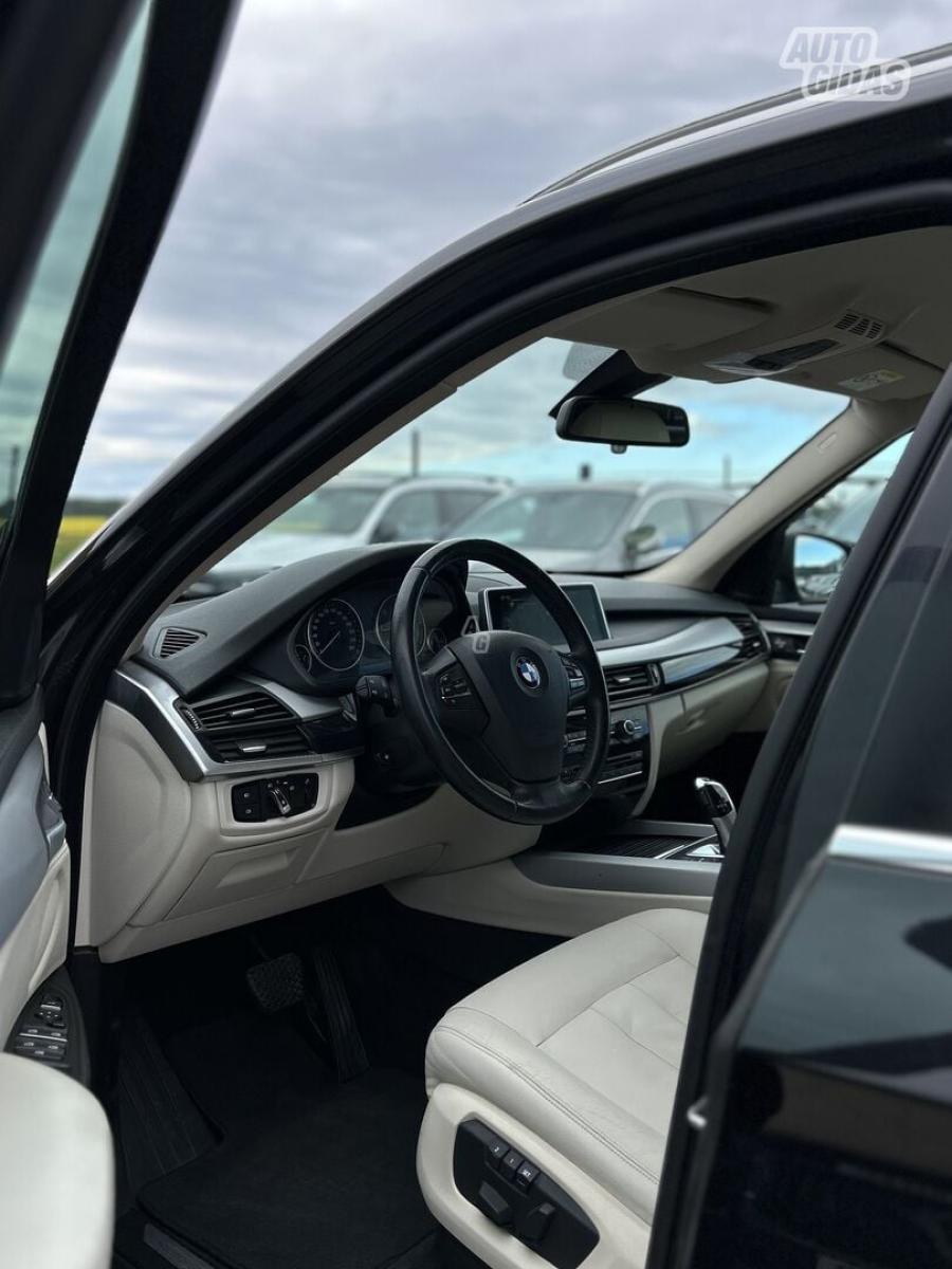 Melns BMW X5 2015 Kauņa, ar dzinēja tilpumu 2.00 L un nobraukumu 332 tūkst. km par 14300 €, foto 18 vietnē AUTOMOTO.COM.LV