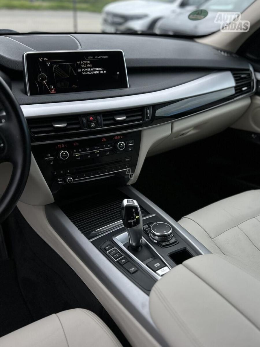Melns BMW X5 2015 Kauņa, ar dzinēja tilpumu 2.00 L un nobraukumu 332 tūkst. km par 14300 €, foto 24 vietnē AUTOMOTO.COM.LV