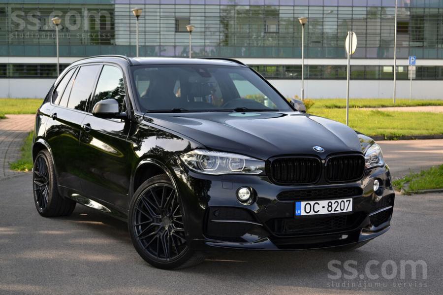 Melns BMW X5 2016 Daugavpils, ar dzinēja tilpumu 3.00 L un nobraukumu 156 tūkst. km par 26000 €, foto 1 vietnē AUTOMOTO.COM.LV