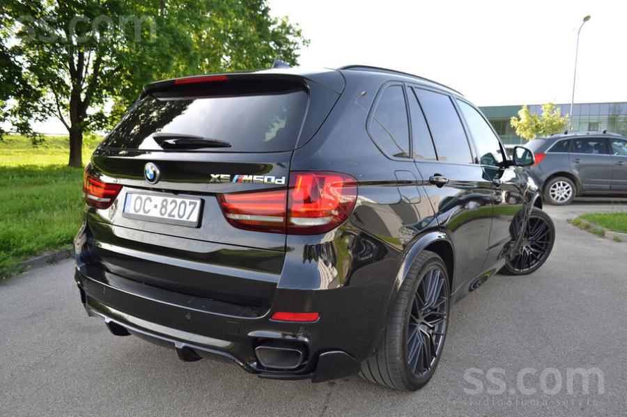 Melns BMW X5 2016 Daugavpils, ar dzinēja tilpumu 3.00 L un nobraukumu 156 tūkst. km par 26000 €, foto 4 vietnē AUTOMOTO.COM.LV