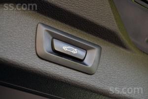 Melns BMW X5 2016 Daugavpils, ar dzinēja tilpumu 3.00 L un nobraukumu 156 tūkst. km par 26000 €, foto 19 vietnē AUTOMOTO.COM.LV