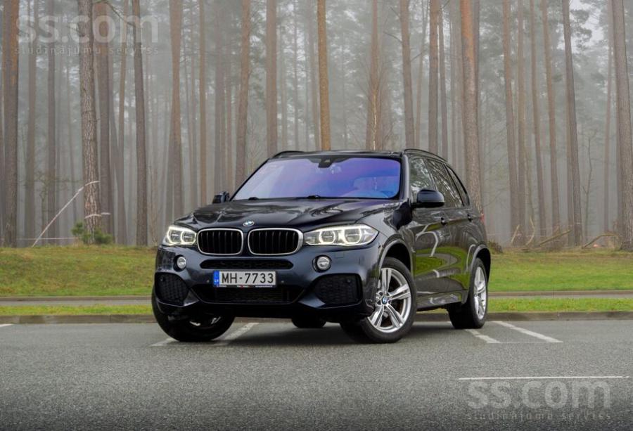 Black BMW X5 2016 in Riga, with an engine capacity of 3.00 L and mileage of 341 thousand km for 20990 €, photo 1 on AUTOMOTO.COM.LV