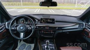 Black BMW X5 2016 in Riga, with an engine capacity of 3.00 L and mileage of 341 thousand km for 20990 €, photo 12 on AUTOMOTO.COM.LV