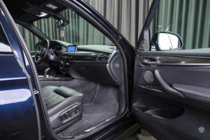 Black BMW X5 2016 in Marijampole, with an engine capacity of 2.99 L and mileage of 225 thousand km for 22850 €, photo 37 on AUTOMOTO.COM.LV