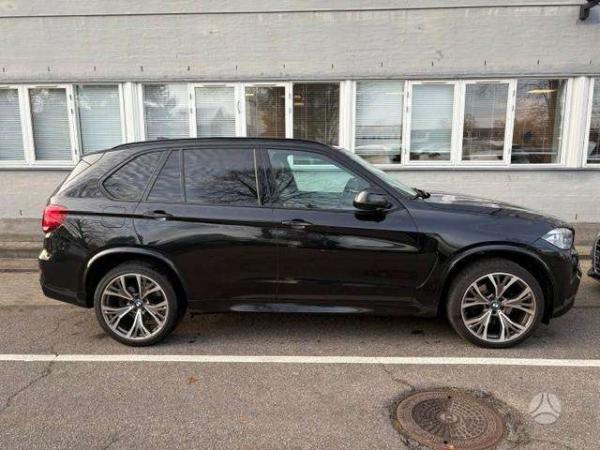 Black BMW X5 2016 in Utena, with an engine capacity of 2.99 L and mileage of 240 thousand km for 14990 €, photo 3 on AUTOMOTO.COM.LV