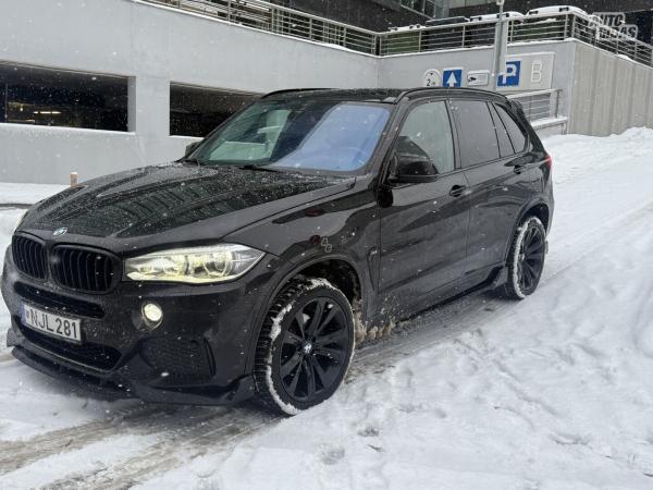 Melns BMW X5 2016 Viļņa, ar dzinēja tilpumu 3.00 L un nobraukumu 300 tūkst. km par 21800 €, foto 1 vietnē AUTOMOTO.COM.LV