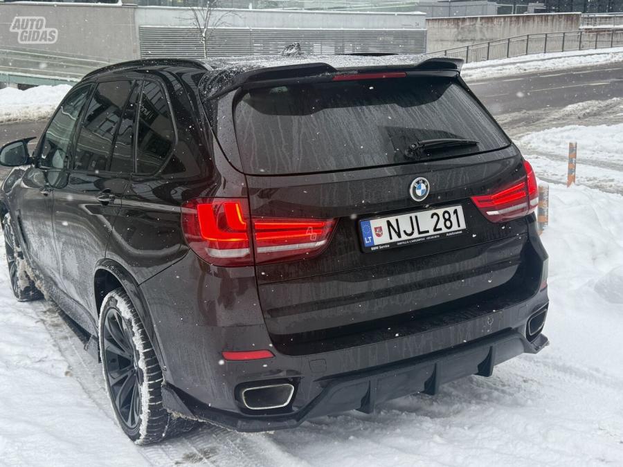Melns BMW X5 2016 Viļņa, ar dzinēja tilpumu 3.00 L un nobraukumu 300 tūkst. km par 21800 €, foto 4 vietnē AUTOMOTO.COM.LV