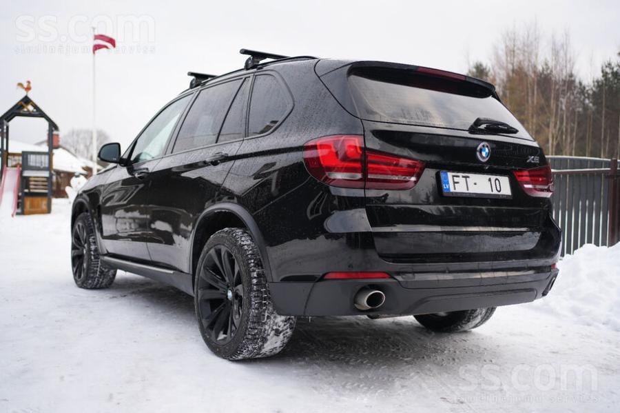 Black BMW X5 2016 in Riga, with an engine capacity of 2.00 L and mileage of 223 thousand km for 20500 €, photo 2 on AUTOMOTO.COM.LV