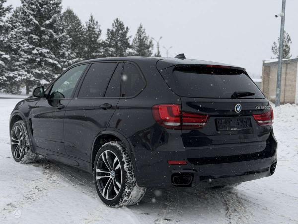 Black BMW X5 2016 in Rokiskis, with an engine capacity of 2.99 L and mileage of 226 thousand km for 18850 €, photo 5 on AUTOMOTO.COM.LV
