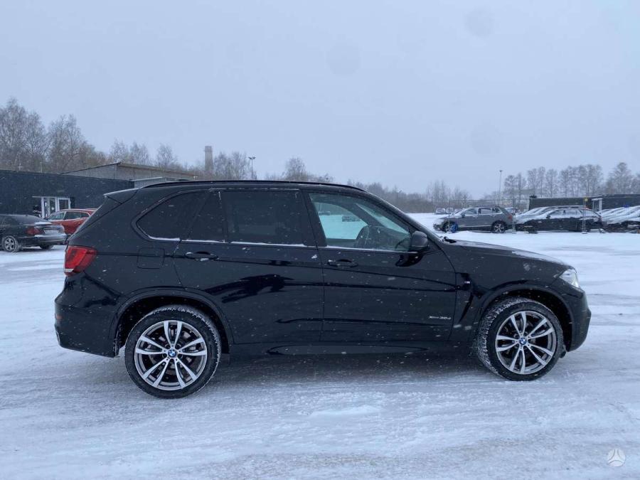 Melns BMW X5 2016 Marijampole, ar dzinēja tilpumu 2.99 L un nobraukumu 274 tūkst. km par 21000 €, foto 7 vietnē AUTOMOTO.COM.LV