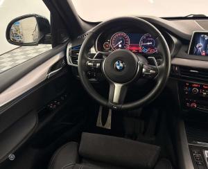Black BMW X5 2016 in Marijampole, with an engine capacity of 2.99 L and mileage of 340 thousand km for 21450 €, photo 7 on AUTOMOTO.COM.LV