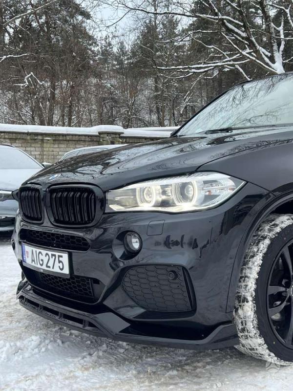 Black BMW X5 2016 in Vilnius, with an engine capacity of 2.99 L and mileage of 276 thousand km for 22000 €, photo 2 on AUTOMOTO.COM.LV