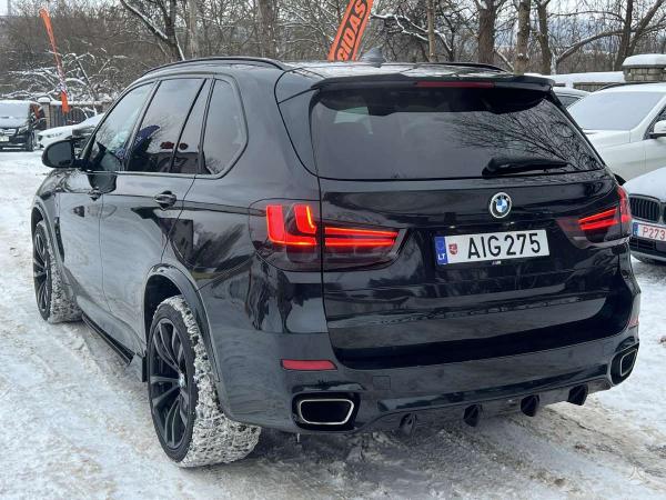 Black BMW X5 2016 in Vilnius, with an engine capacity of 2.99 L and mileage of 276 thousand km for 22000 €, photo 3 on AUTOMOTO.COM.LV