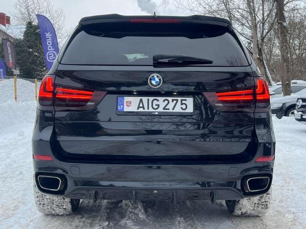 Black BMW X5 2016 in Vilnius, with an engine capacity of 2.99 L and mileage of 276 thousand km for 22000 €, photo 4 on AUTOMOTO.COM.LV