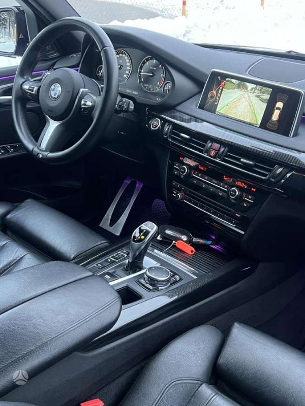 Black BMW X5 2016 in Vilnius, with an engine capacity of 2.99 L and mileage of 276 thousand km for 22000 €, photo 9 on AUTOMOTO.COM.LV