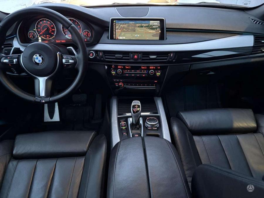 Black BMW X5 2016 in Siauliai, with an engine capacity of 2.98 L and mileage of 255 thousand km for 20400 €, photo 8 on AUTOMOTO.COM.LV