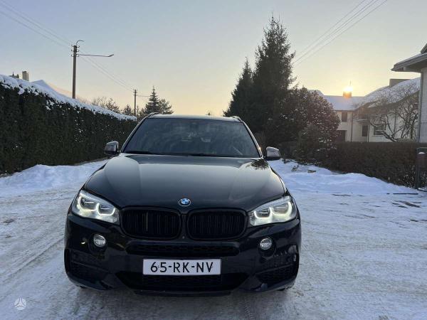 Black BMW X5 2016 in Kaunas, with an engine capacity of 2.99 L and mileage of 260 thousand km for 22500 €, photo 8 on AUTOMOTO.COM.LV