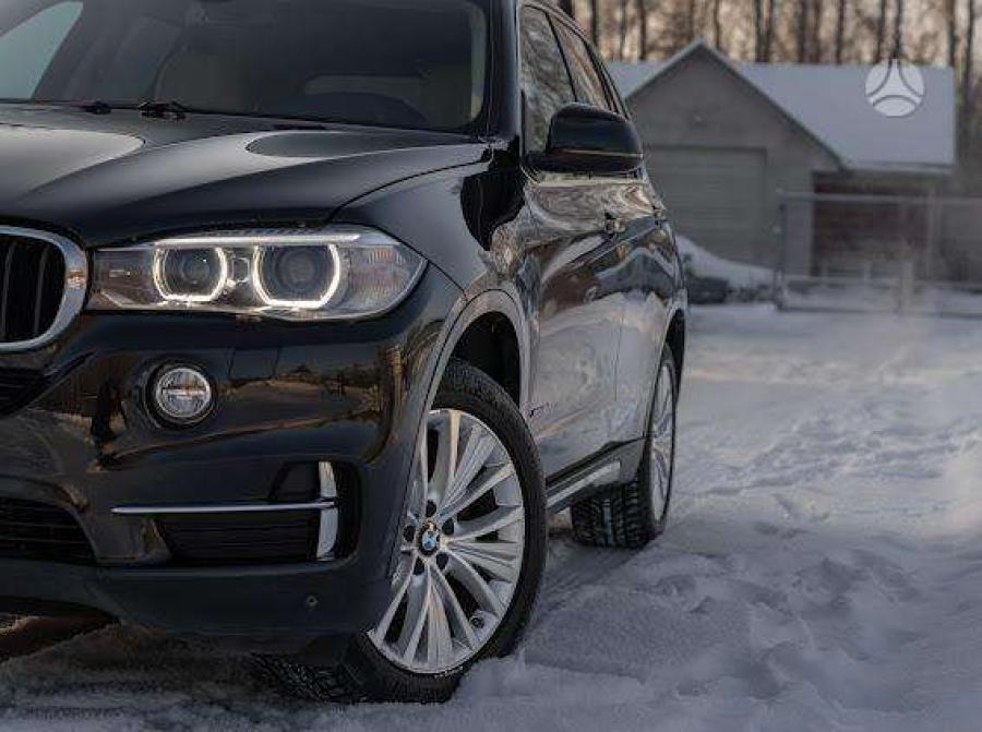 Black BMW X5 2016 in Vilnius, with an engine capacity of 2.98 L and mileage of 194 thousand km for 15500 €, photo 15 on AUTOMOTO.COM.LV