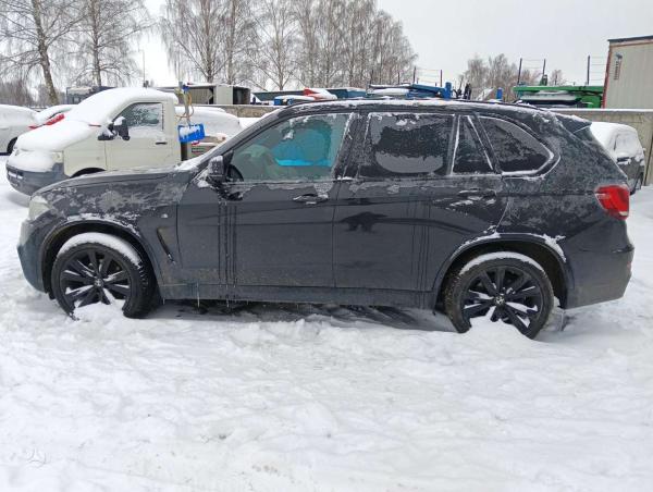 Melns BMW X5 2016 Marijampole, ar dzinēja tilpumu 2.99 L un nobraukumu 358 tūkst. km par 10500 €, foto 5 vietnē AUTOMOTO.COM.LV