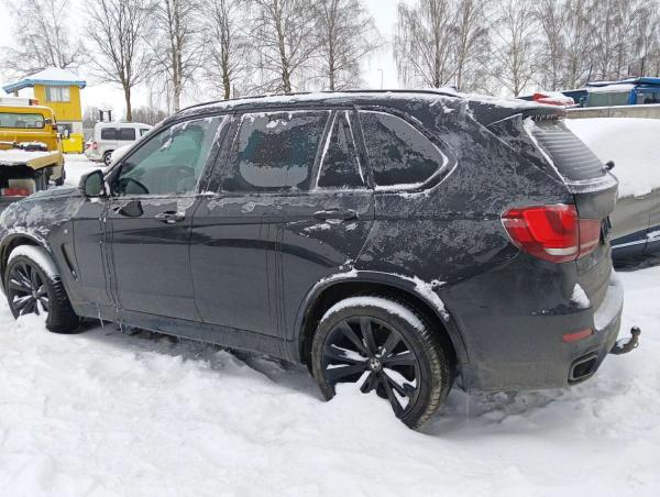 Melns BMW X5 2016 Marijampole, ar dzinēja tilpumu 2.99 L un nobraukumu 358 tūkst. km par 10500 €, foto 6 vietnē AUTOMOTO.COM.LV