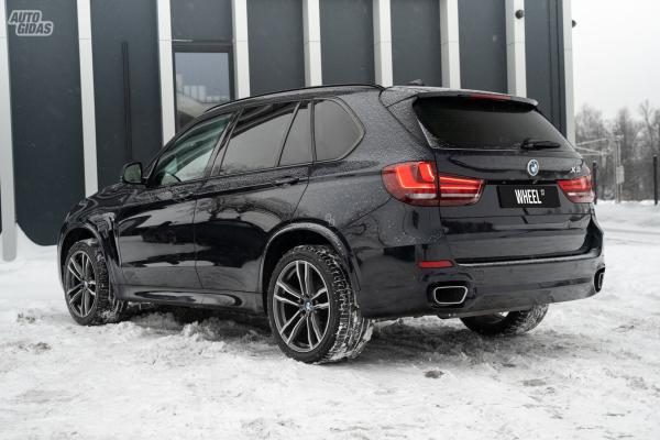 Black BMW X5 2016 in Vilnius, with an engine capacity of 3.00 L and mileage of 170 thousand km for 22690 €, photo 3 on AUTOMOTO.COM.LV