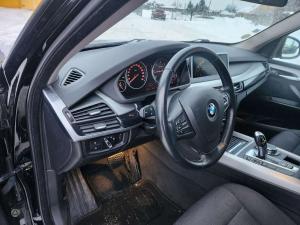 Black BMW X5 2016 in Taurage, with an engine capacity of 2.00 L and mileage of 265 thousand km for 14800 €, photo 13 on AUTOMOTO.COM.LV