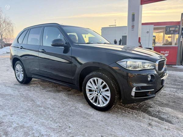 Black BMW X5 2016 in Taurage, with an engine capacity of 2.99 L and mileage of 260 thousand km for 17300 €, photo 6 on AUTOMOTO.COM.LV