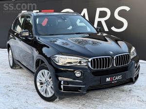 Black BMW X5 2016 in Riga, with an engine capacity of 2.00 L and mileage of 123 thousand km for 23990 €, photo 2 on AUTOMOTO.COM.LV