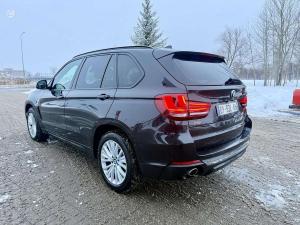Black BMW X5 2016 in Taurage, with an engine capacity of 2.99 L and mileage of 265 thousand km for 16900 €, photo 8 on AUTOMOTO.COM.LV