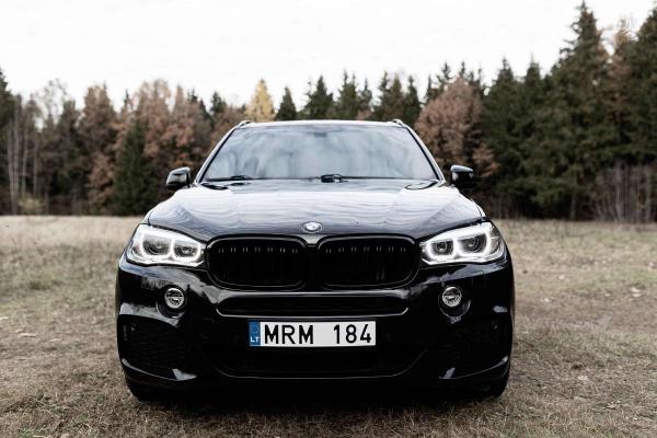 Black BMW X5 2016 in Klaipeda, with an engine capacity of 2.98 L and mileage of 193 thousand km for 22650 €, photo 1 on AUTOMOTO.COM.LV