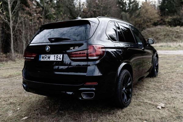 Black BMW X5 2016 in Klaipeda, with an engine capacity of 2.98 L and mileage of 193 thousand km for 22650 €, photo 6 on AUTOMOTO.COM.LV