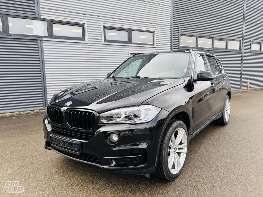 Black BMW X5 2016 in Kretinga, with an engine capacity of 3.00 L and mileage of 193 thousand km for 16800 €, photo 1 on AUTOMOTO.COM.LV