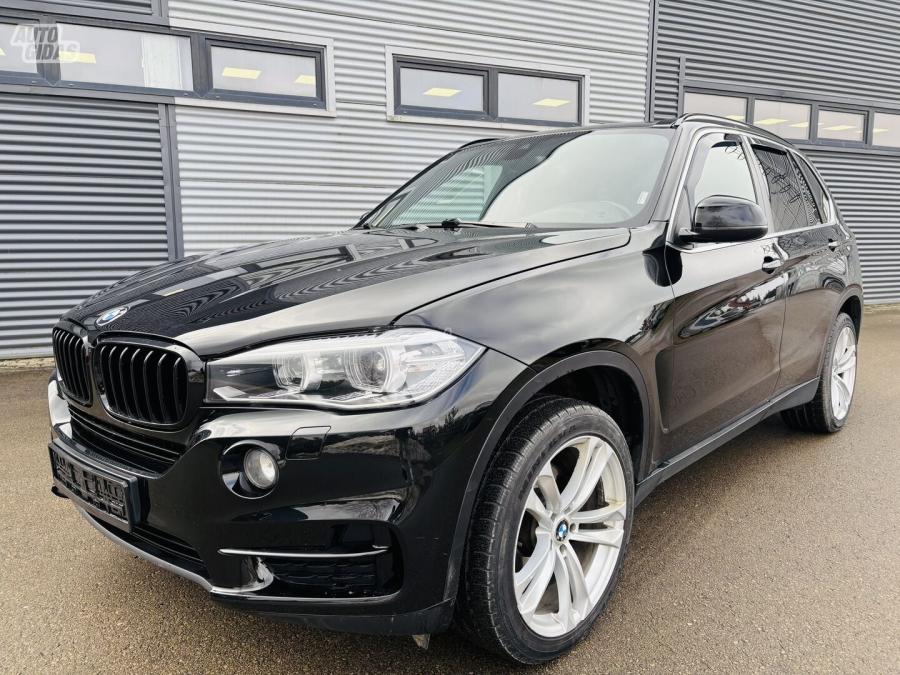 Black BMW X5 2016 in Kretinga, with an engine capacity of 3.00 L and mileage of 193 thousand km for 16800 €, photo 2 on AUTOMOTO.COM.LV