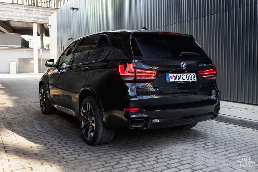 Black BMW X5 2016 in Vilnius, with an engine capacity of 3.00 L and mileage of 220 thousand km for 22500 €, photo 7 on AUTOMOTO.COM.LV