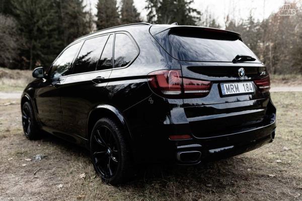 Black BMW X5 2016 in Klaipeda, with an engine capacity of 3.00 L and mileage of 194 thousand km for 21250 €, photo 5 on AUTOMOTO.COM.LV