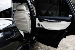 Melns BMW X5 2016 Klaipėda, ar dzinēja tilpumu 3.00 L un nobraukumu 194 tūkst. km par 21250 €, foto 23 vietnē AUTOMOTO.COM.LV
