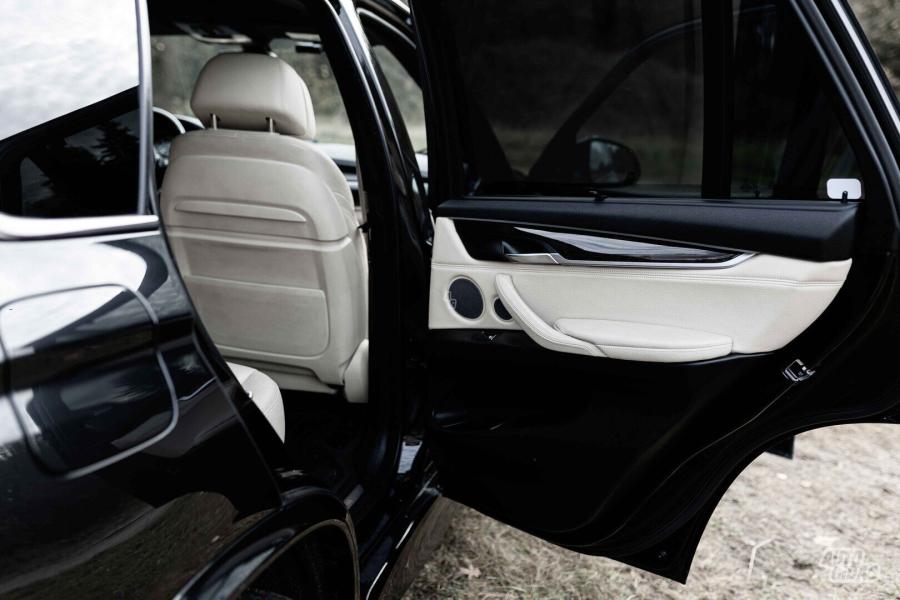 Melns BMW X5 2016 Klaipėda, ar dzinēja tilpumu 3.00 L un nobraukumu 194 tūkst. km par 21250 €, foto 23 vietnē AUTOMOTO.COM.LV
