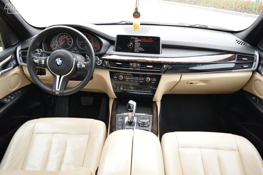 Black BMW X5 2016 in Vilnius, with an engine capacity of 3.00 L and mileage of 298 thousand km for 14750 €, photo 13 on AUTOMOTO.COM.LV