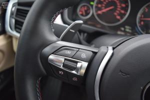 Black BMW X5 2016 in Vilnius, with an engine capacity of 3.00 L and mileage of 298 thousand km for 14750 €, photo 19 on AUTOMOTO.COM.LV