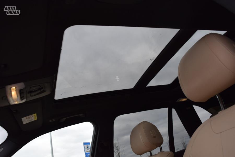 Black BMW X5 2016 in Vilnius, with an engine capacity of 3.00 L and mileage of 298 thousand km for 14750 €, photo 24 on AUTOMOTO.COM.LV
