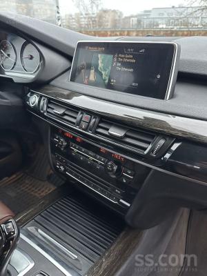 Black BMW X5 2016 in Riga, with an engine capacity of 3.00 L and mileage of 175 thousand km for 25900 €, photo 13 on AUTOMOTO.COM.LV