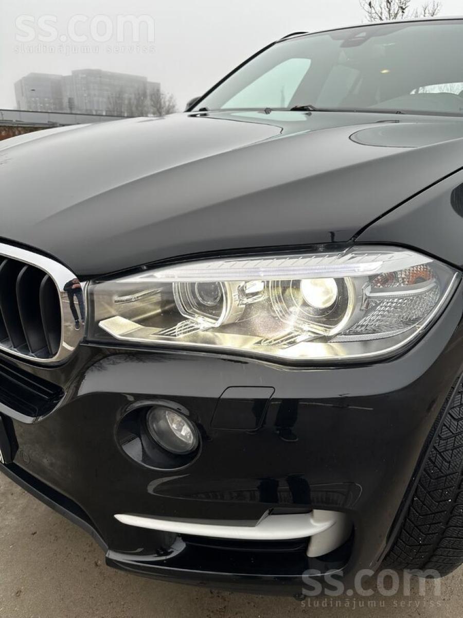 Black BMW X5 2016 in Riga, with an engine capacity of 3.00 L and mileage of 175 thousand km for 25900 €, photo 14 on AUTOMOTO.COM.LV