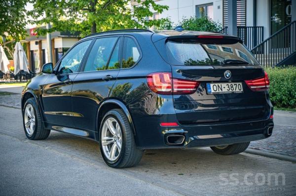 Black BMW X5 2016 in Riga, with an engine capacity of 3.00 L and mileage of 0 thousand km for 16990 €, photo 6 on AUTOMOTO.COM.LV